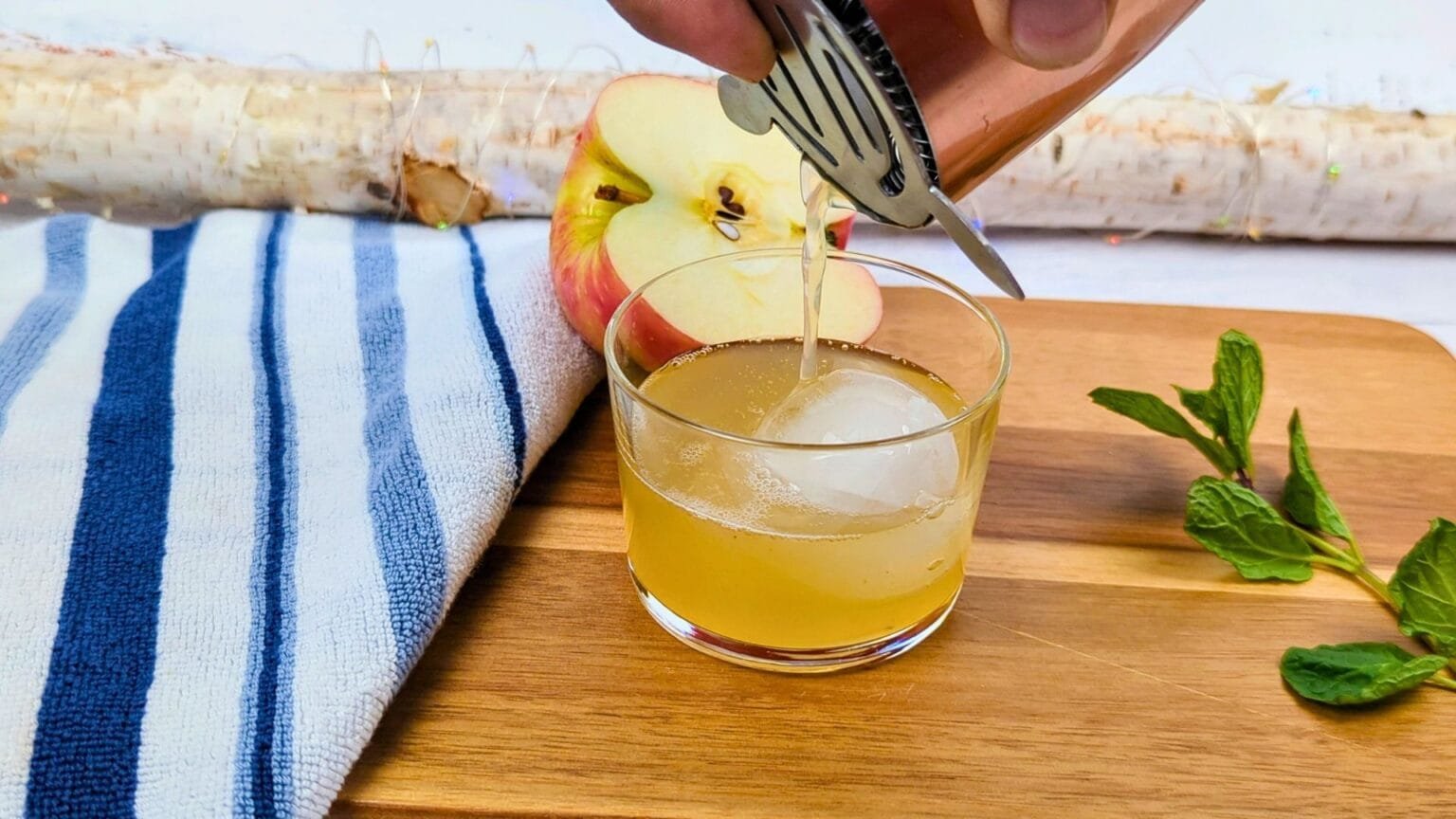 Apple Whiskey Smash | Berry Berry Life
